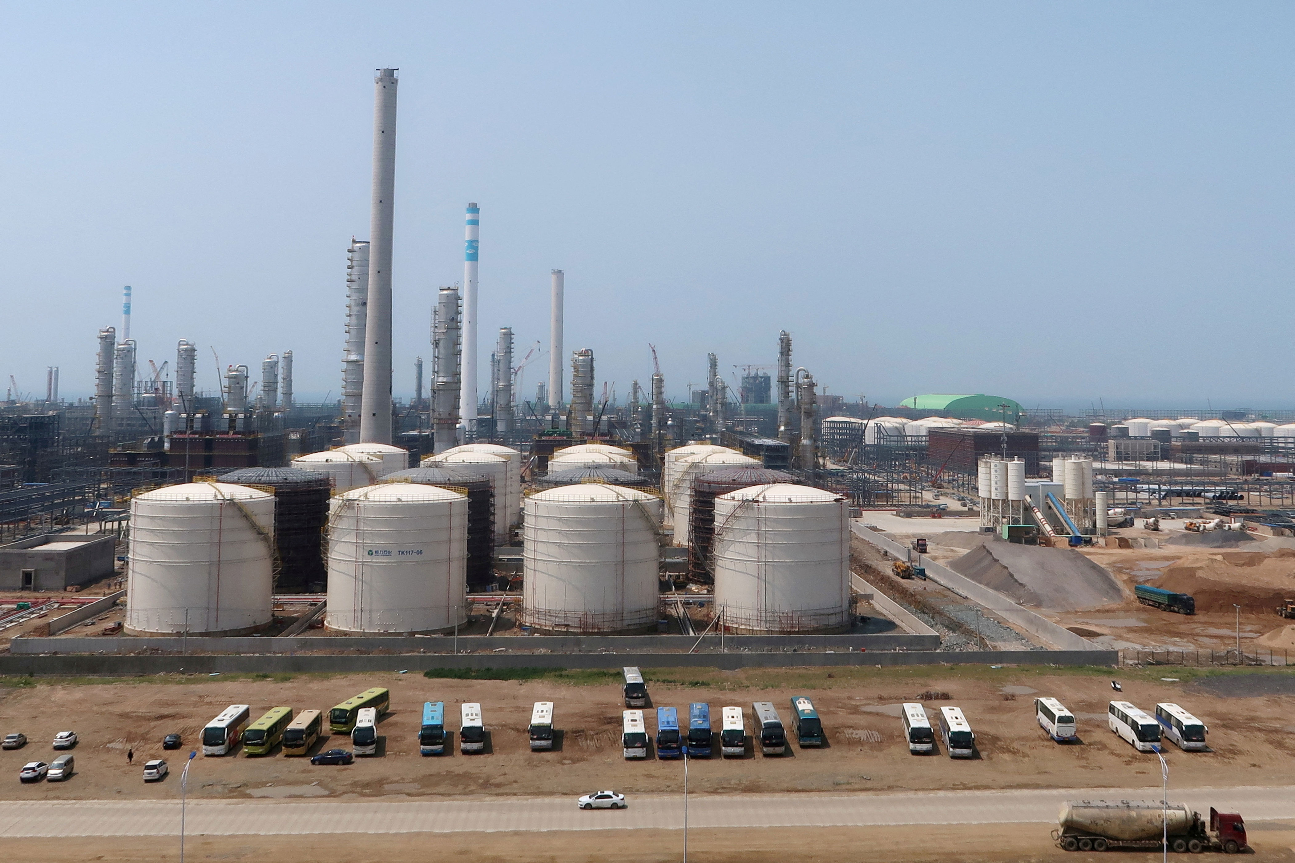 China blocks US sanctions against five 'teapot' refineries