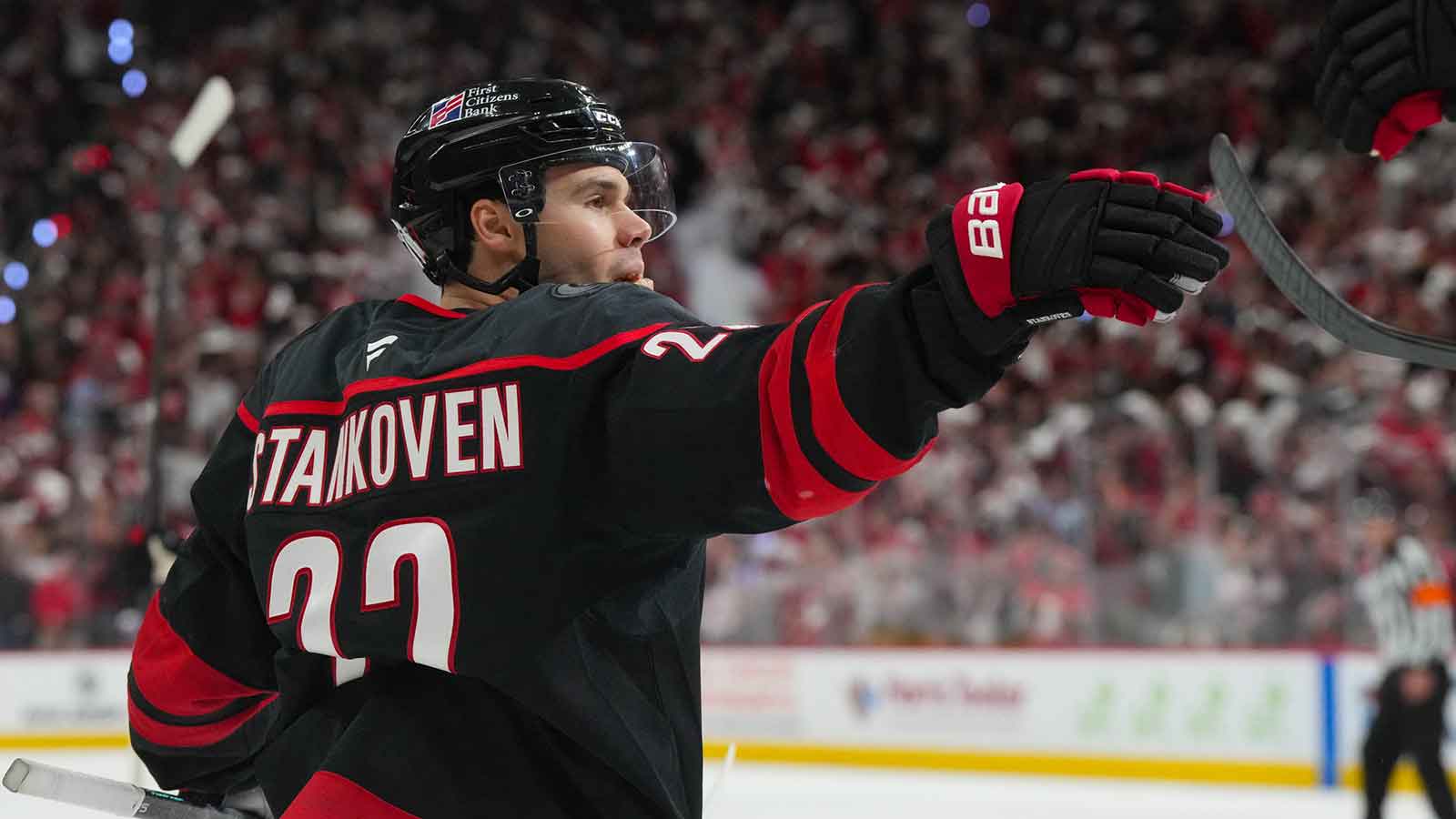 Hurricanes’ Logan Stankoven caps epic 3-goal 1st period in Game 4 vs ...