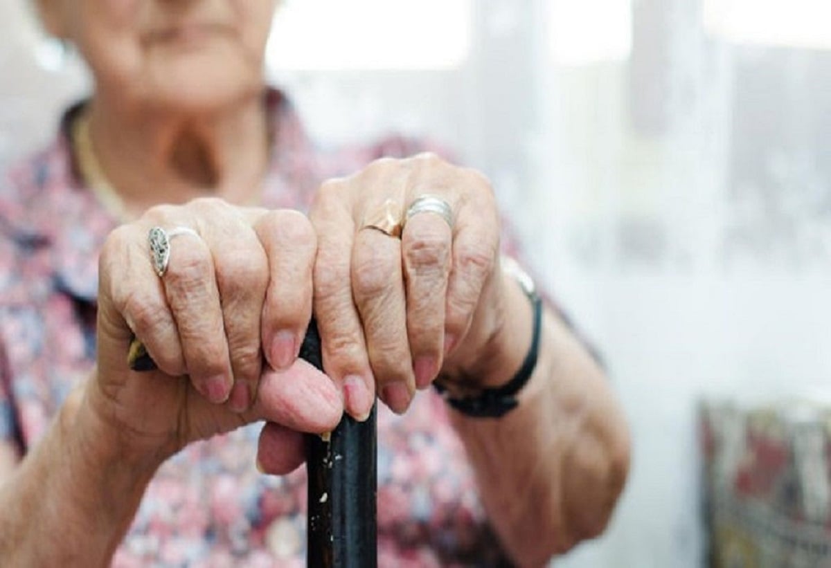 Κακοποίηση 82χρονης στη Χίο: Επί 10 λεπτά χτυπούσε την ηλικιωμένη που ...
