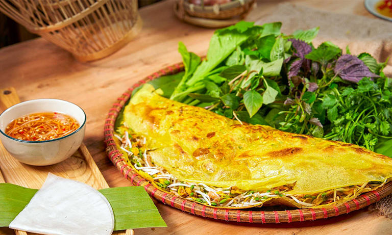 Michelin gushes over Vietnam's sizzling pancakes