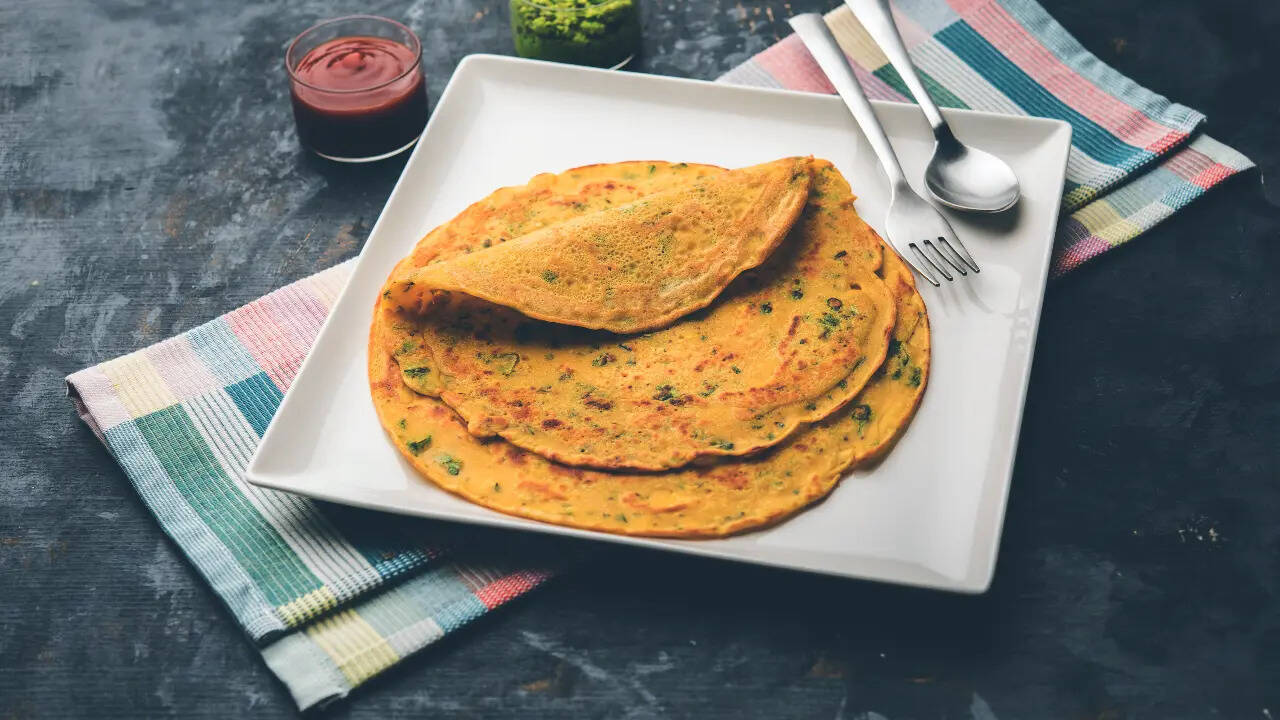 My moong dal chilla sticks to the pan: 5 easy fixes to make crispy and ...