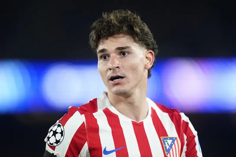 FC Barcelone : Julian Alvarez, il y a dernier espoir