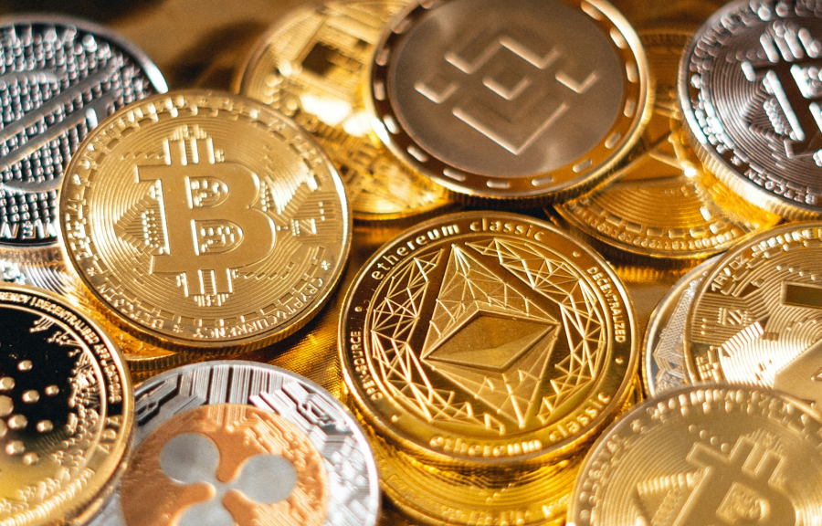 Νέοι κανόνες για μετρητά και crypto - Τι προβλέπει το πολυνομοσχέδιο