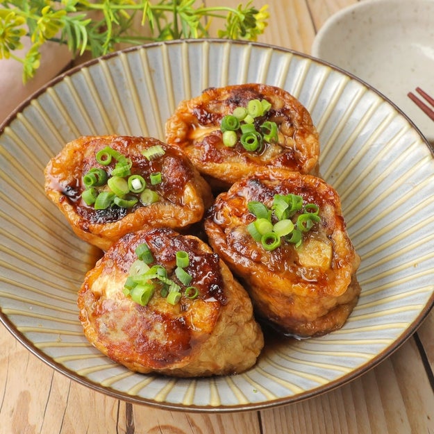 【油揚げ、何詰める?】コスパもボリュームも大満足! 油揚げの人気アレンジレシピ4選＆時短油抜き