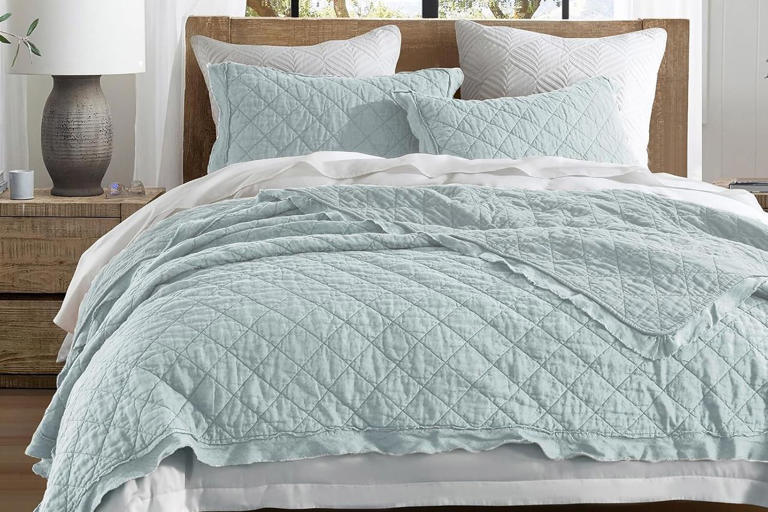 Linen is the key to sleeping cool this summer—these 13 lightweight ...