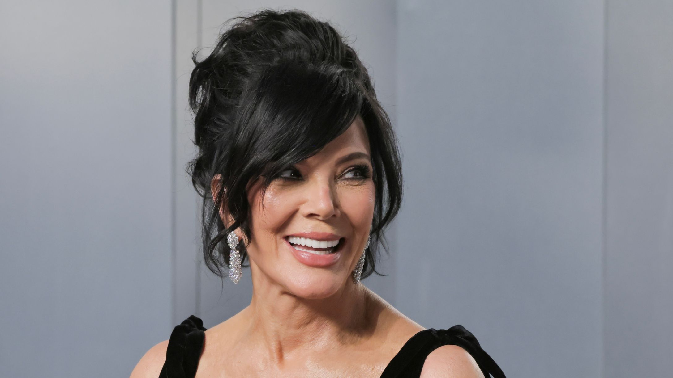 A Doctor Called Out Kris Jenner’s Photoshop & People Are Divided