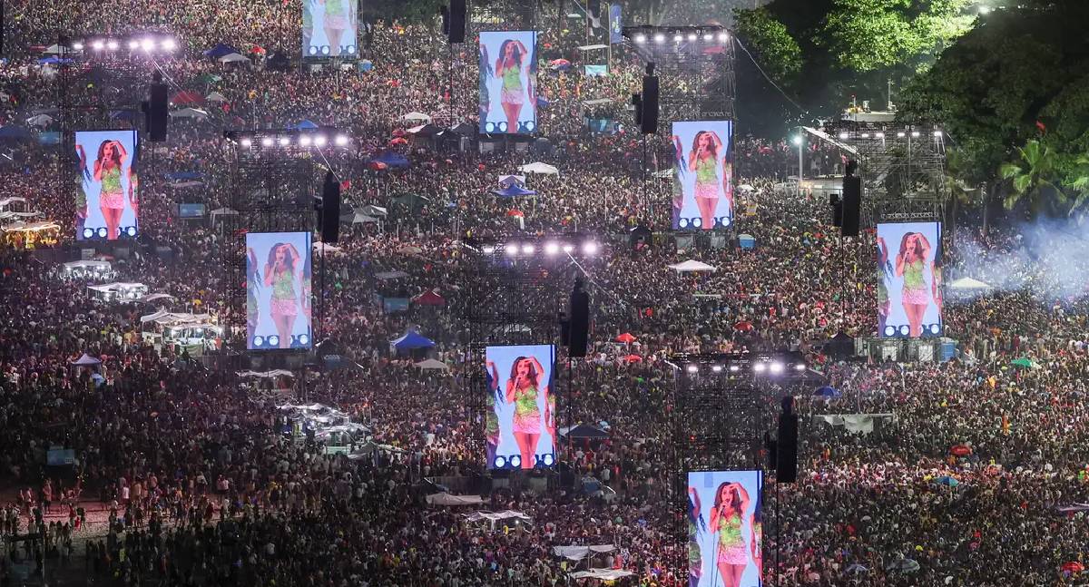 Show de Shakira reúne 2 milhões em Copacabana