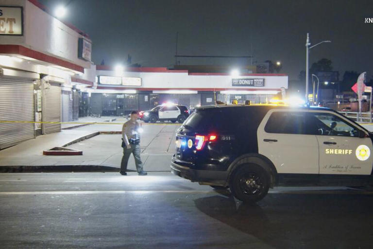 Deadly triple shooting outside LA County strip mall