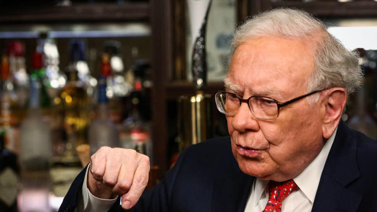 Warren Buffett urges caution before 'buying the dip' in 2026 stock market