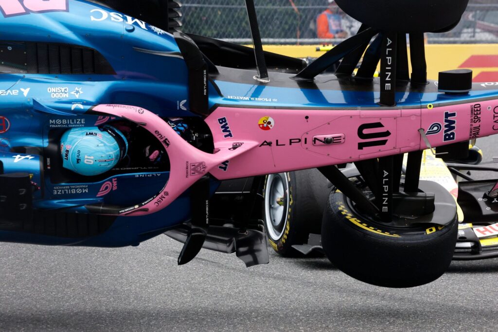 2026 Miami GP: Pierre Gasly crashes, Liam Lawson under investigation