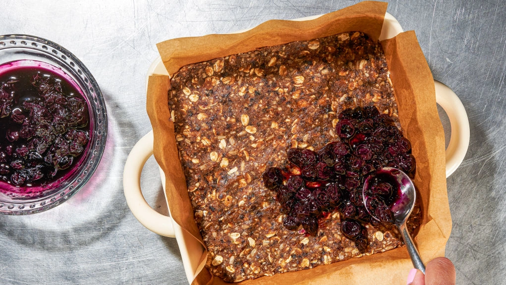 Fresh berry crumble offers easy year-round dessert option