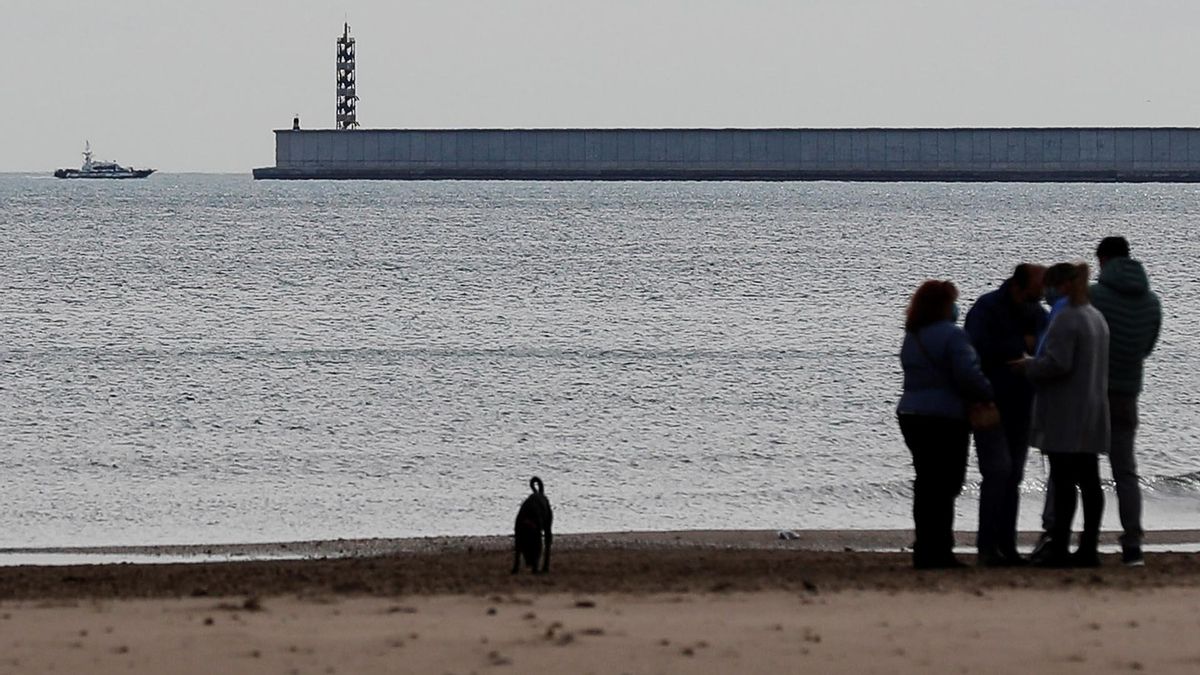 Cuatro personas mueren ahogadas, dos de ellas menores, en una playa de ...