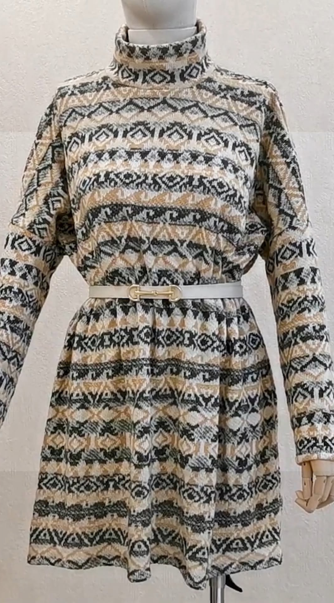 DIY winter dress to stay warm and stylish