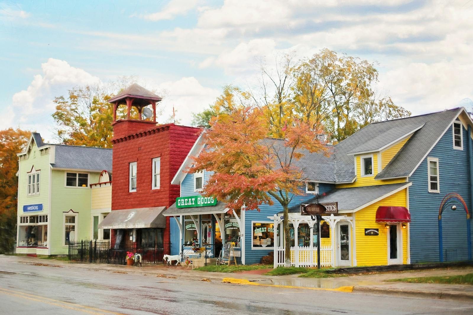 8 secrets that small-town locals know that tourists never figure out