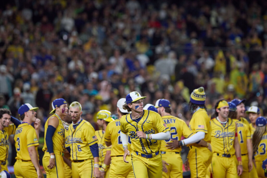 Savannah Bananas break attendance record with 102,000 fans: Yankees ...
