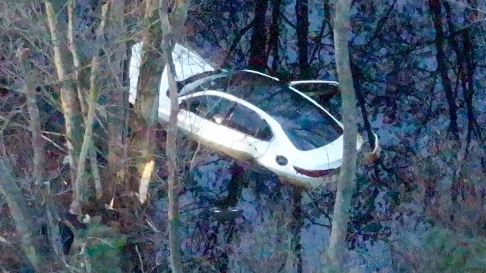 Car plunges into water along I-93
