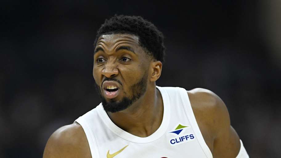 Donovan Mitchell's fiancée Coco Jones rocks hot pink dress before ...