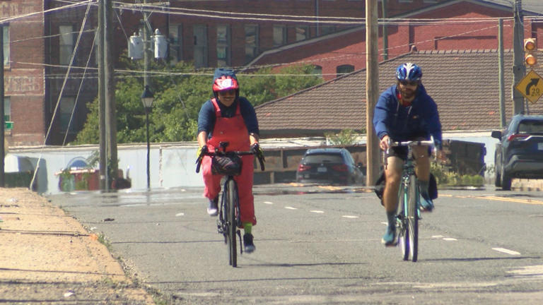 Richmond begins issuing tickets for parking in bike lanes