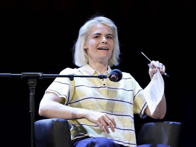 Hazel Brugger ist unheilbar krank – „Unerklärliche Bauchschmerzen“