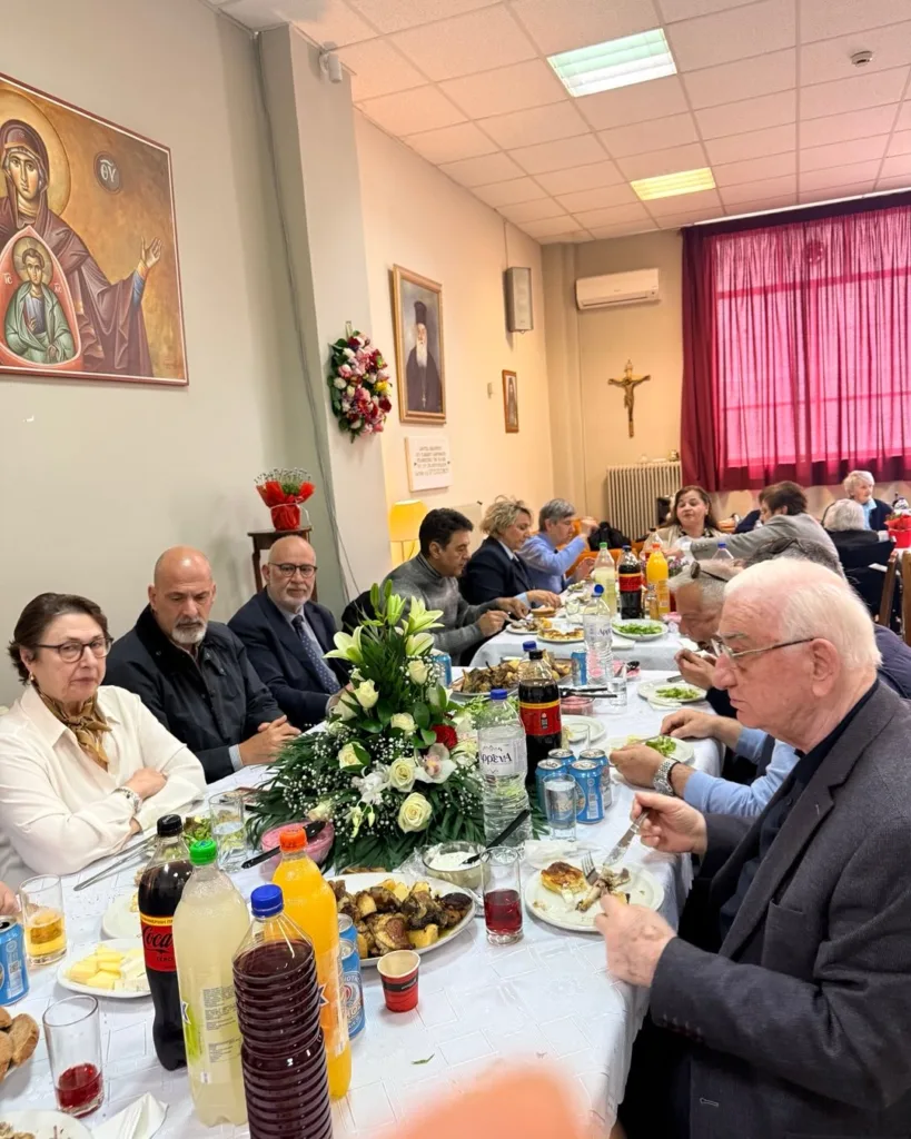 Γεύμα στο Άσυλο Ανιάτων Πατρών φωτο