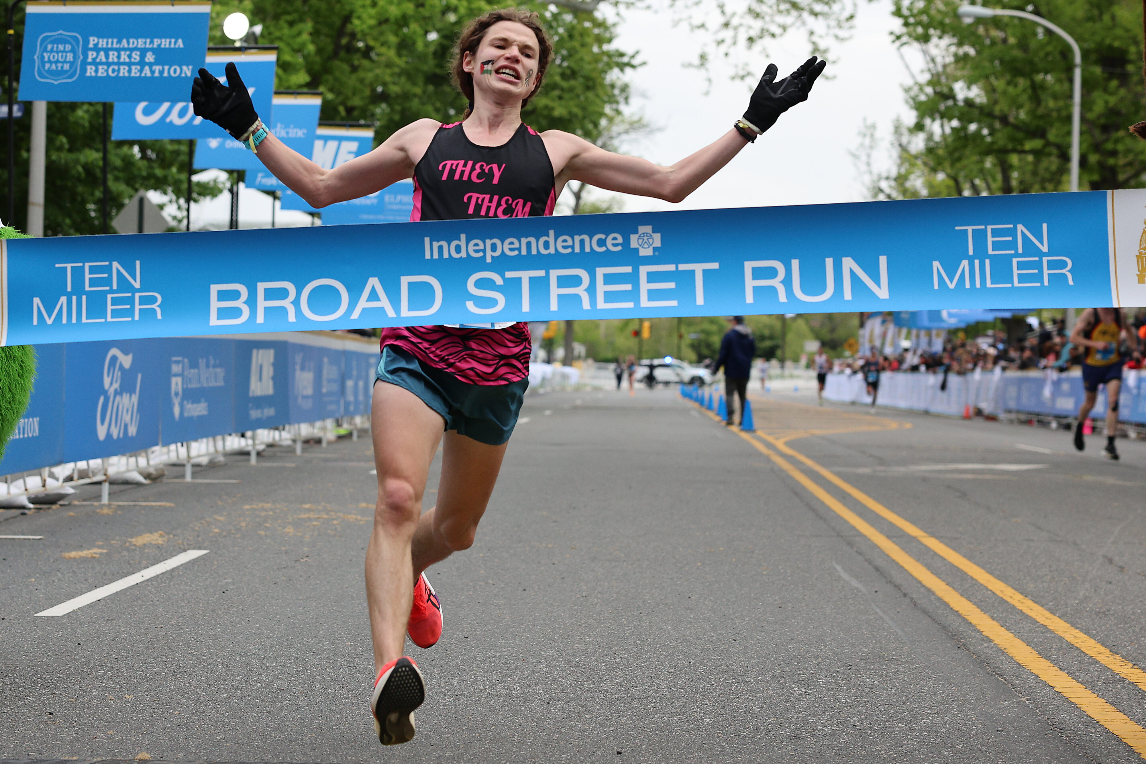 Two new course records are set in 47th edition of the Broad Street Run ...