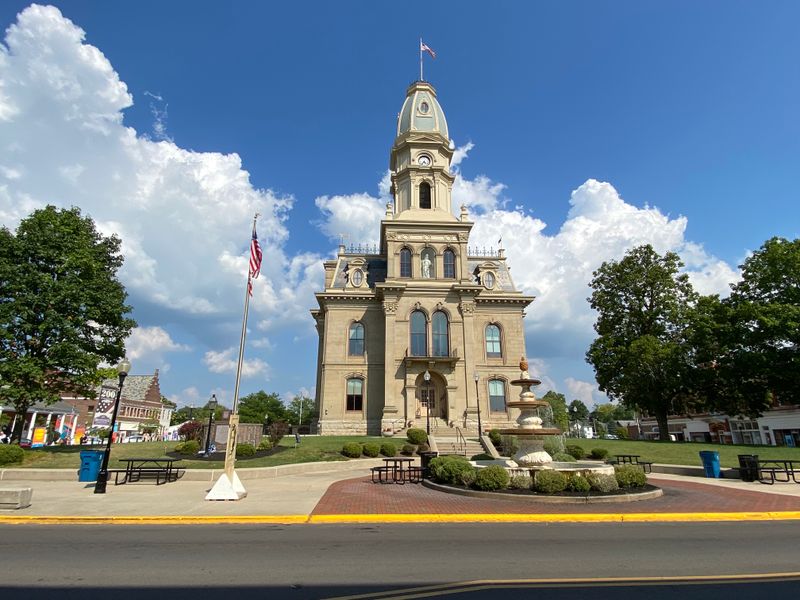 These boring cities in Ohio rarely make travel lists