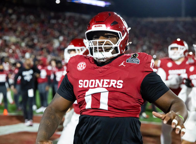 Jaguars address defensive front in early 2027 NFL mock draft