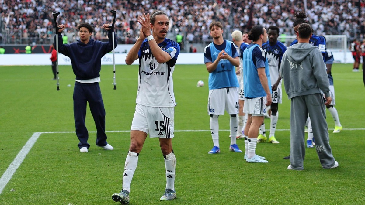 Jubel an Krücken: HSV-Profi erleidet bitteren Rückschlag