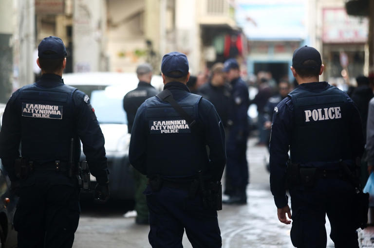 Πέντε ανήλικοι υπό κράτηση για κλοπές στην καρδιά της Αθήνας