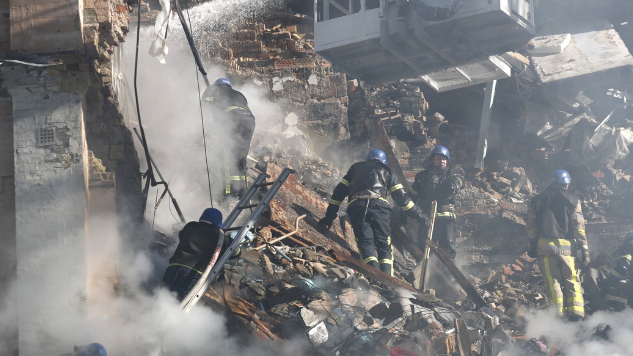 Russian drone strikes killed at least 2 on a civilian bus in Kherson ...