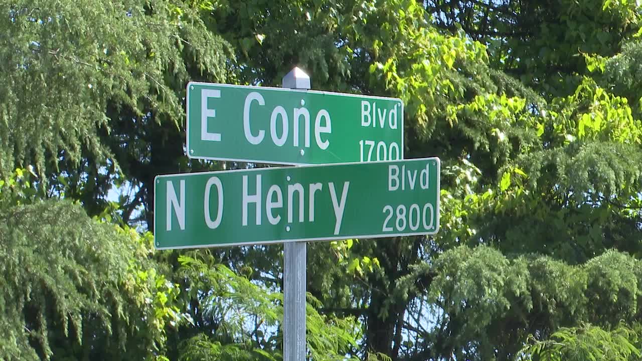 3 hurt in crash involving Greensboro Police Department vehicle