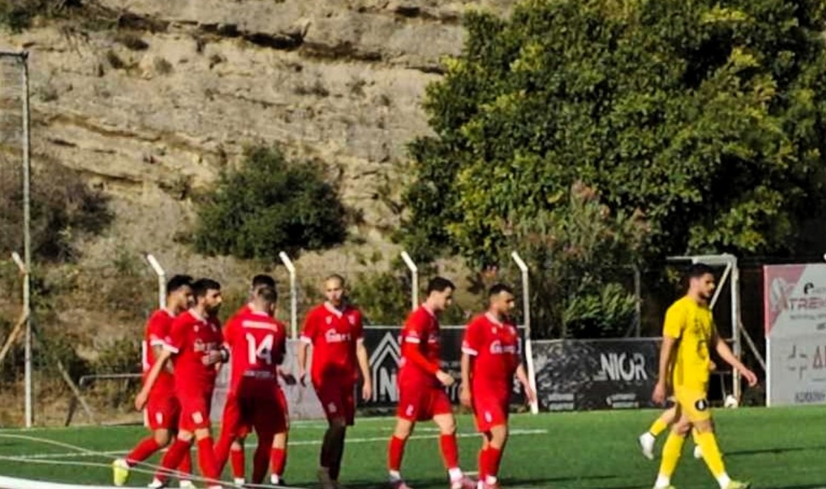 Η ομάδα ποδοσφαίρου της Χερσονήσου ανέβηκε στη Γ’ Εθνική: Το ...