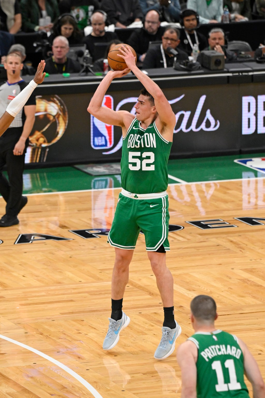Why Joe Mazzulla went with head-scratching starting lineup in Celtics ...