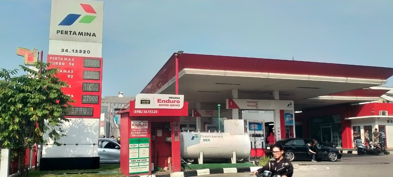Pemilik mobil mewah makin nangis, harga BBM Pertamina per 4 Mei 2026 ...