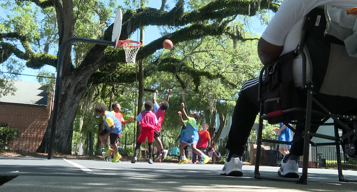 Youth hoops event celebrates Gator Rivers’ legacy
