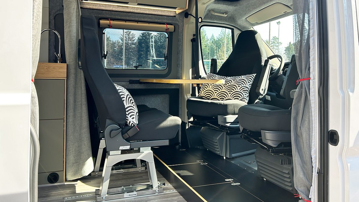 Rocket One XL: Alles zum 6,4-m-Campervan ohne Nasszelle