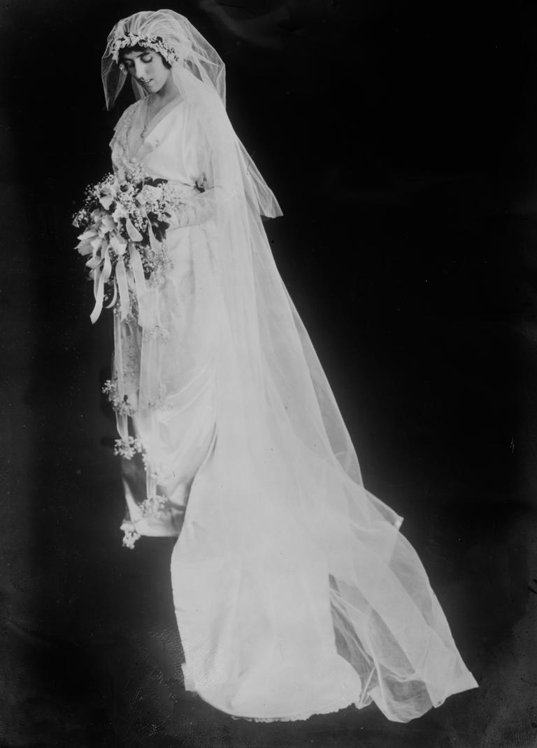 72 vintage wedding dress photos that show how much they've changed over ...