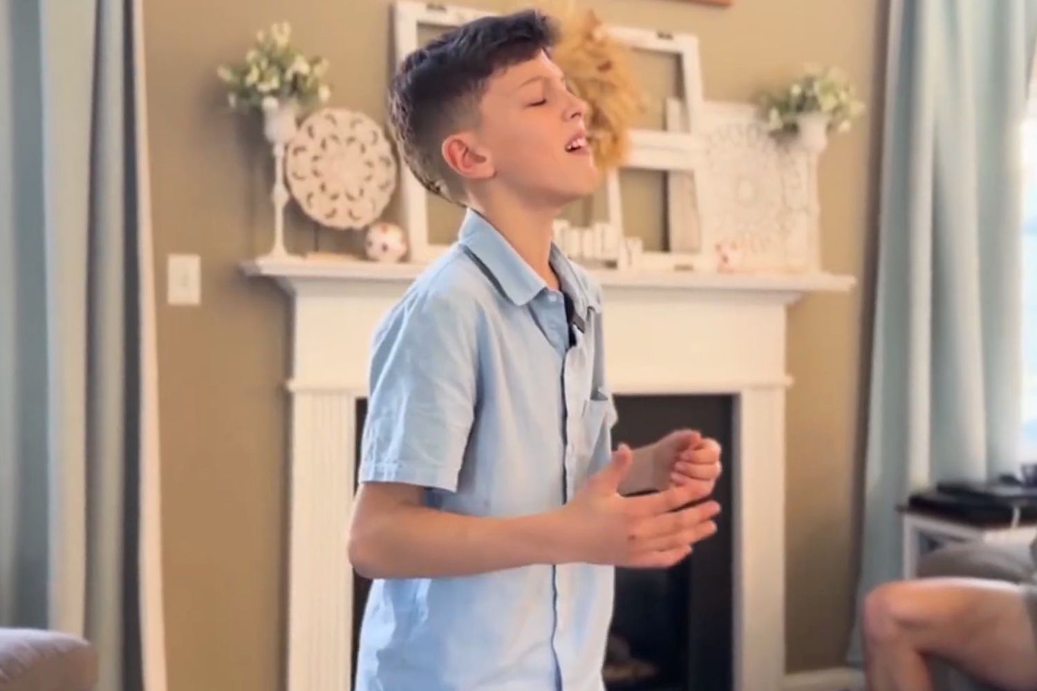 Boy overcomes stutter through song — and his videos are going viral ...