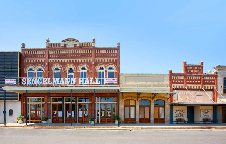 130-year-old Texas dance hall listed for $1.8M between San Antonio, Houston
