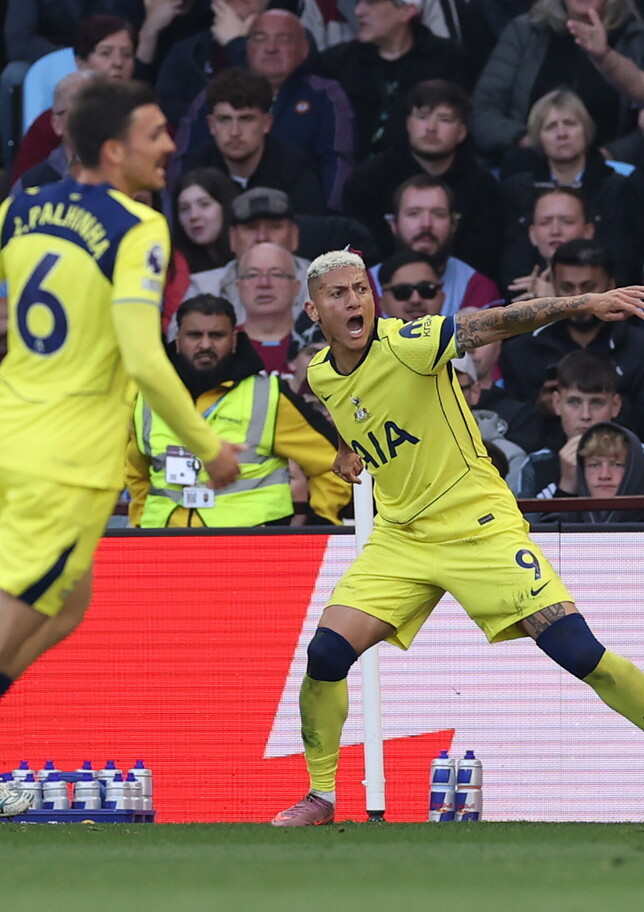 Colpo salvezza del Tottenham. Lo United batte il Liverpool e si ...