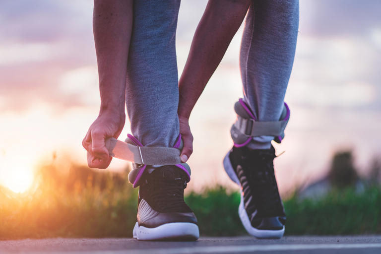 What actually happens to your body when you walk 10,000 steps daily for ...