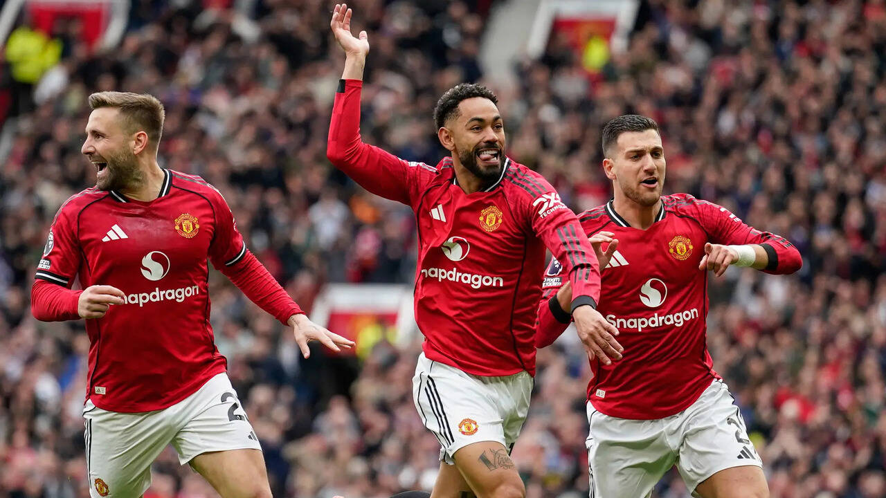 Manchester United returns to Champions League with 3-2 victory over ...