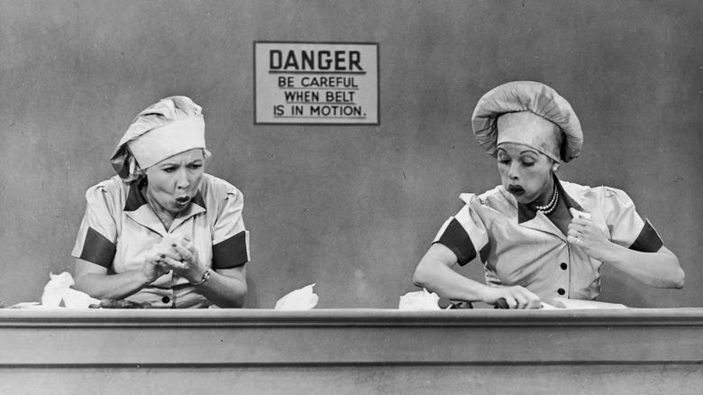 The real reason TV sitcoms stopped using laugh tracks