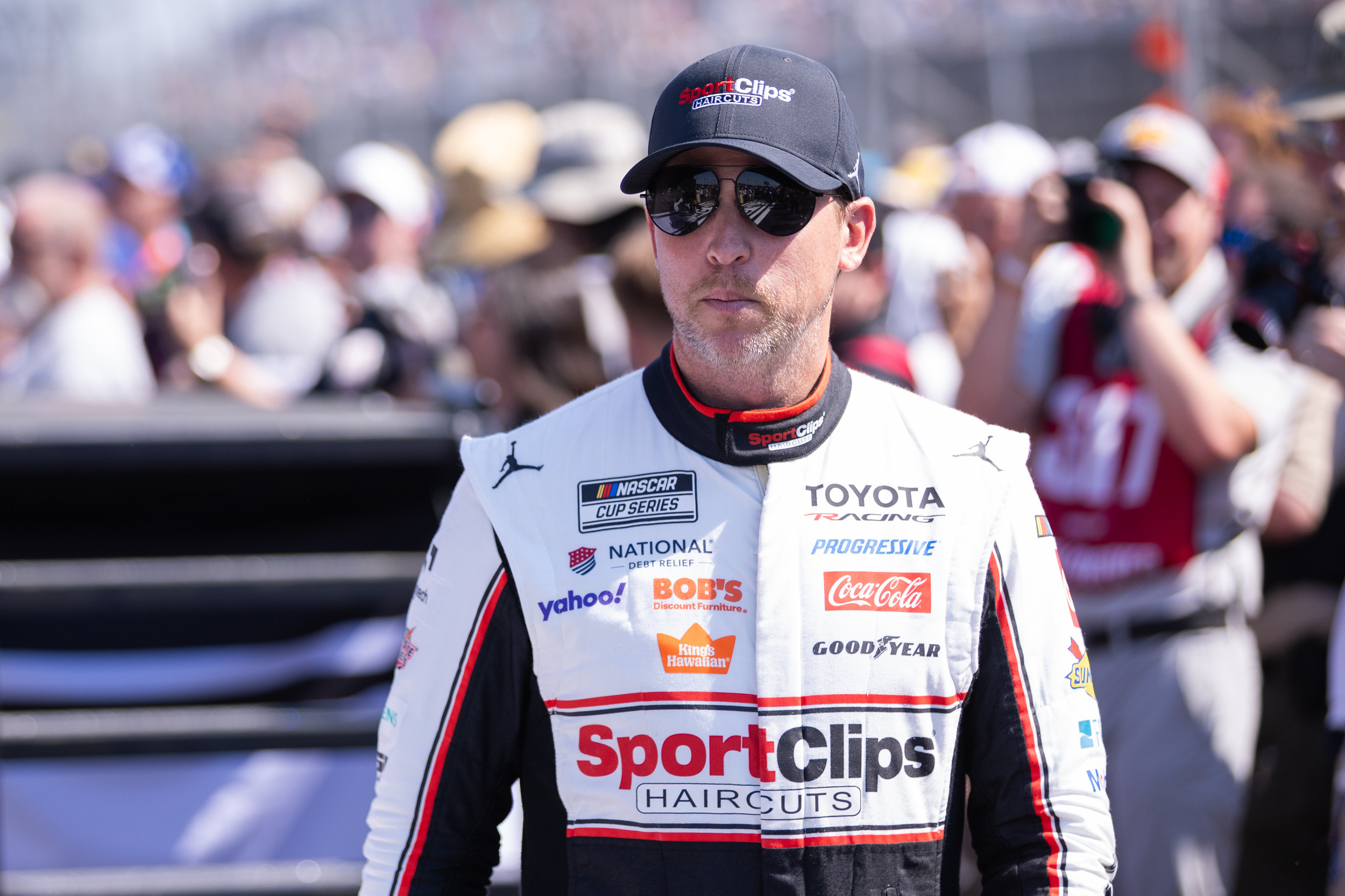 Denny Hamlin unable to catch, pass Chase Elliott in closing laps at Texas
