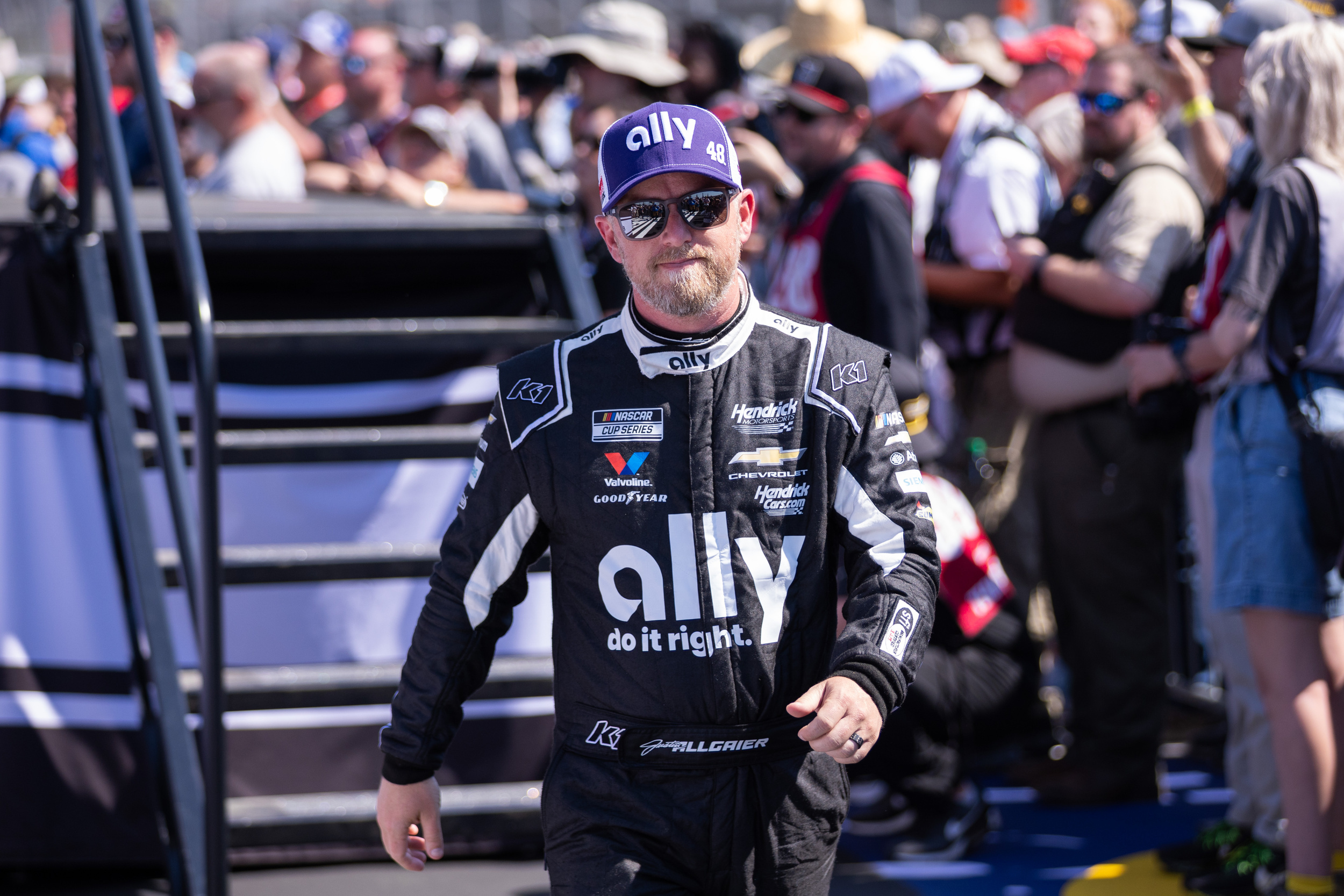 Jeff Gordon applauds Alex Bowman after strong Texas run