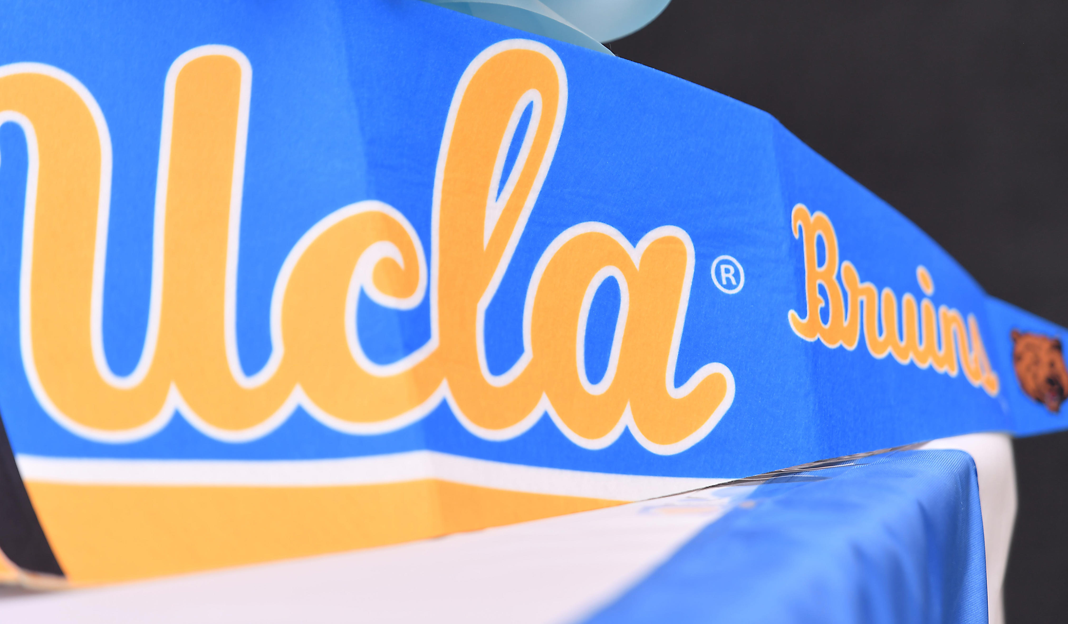 UCLA commit Jerry Outhouse tries to lure other recruits to Westwood