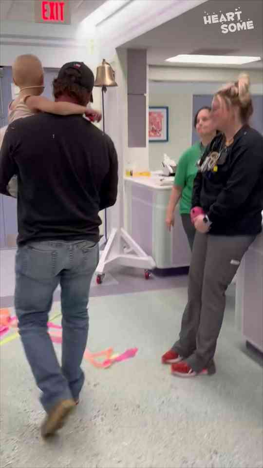 Little cancer survivor leaves hospital with heartwarming celebration