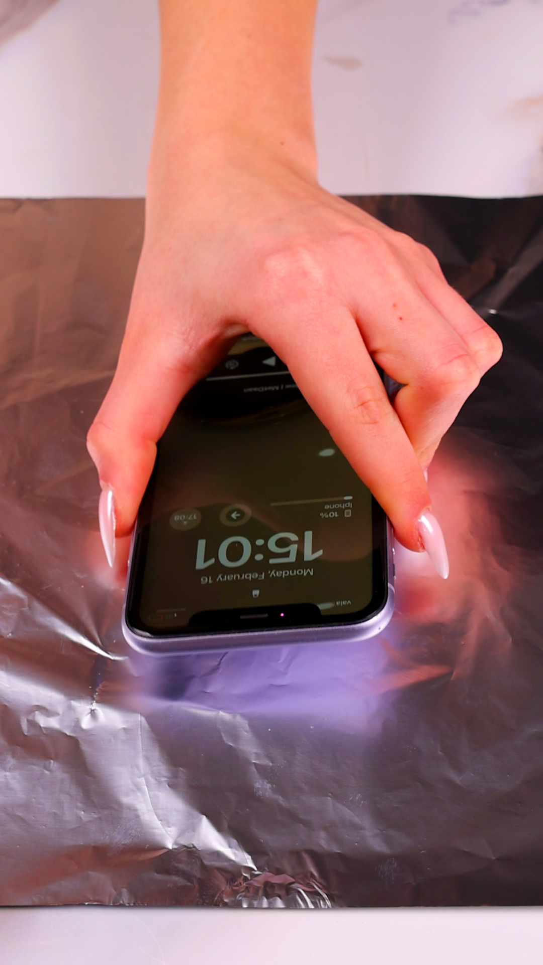 DIY telefoonhoesje met folie en hete lijm