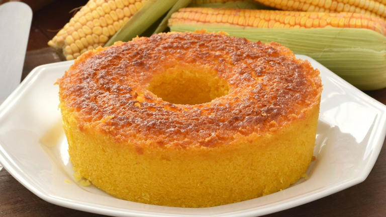 Aprendi com minha avó esse bolo de milho da fazenda que fica cremoso e ...