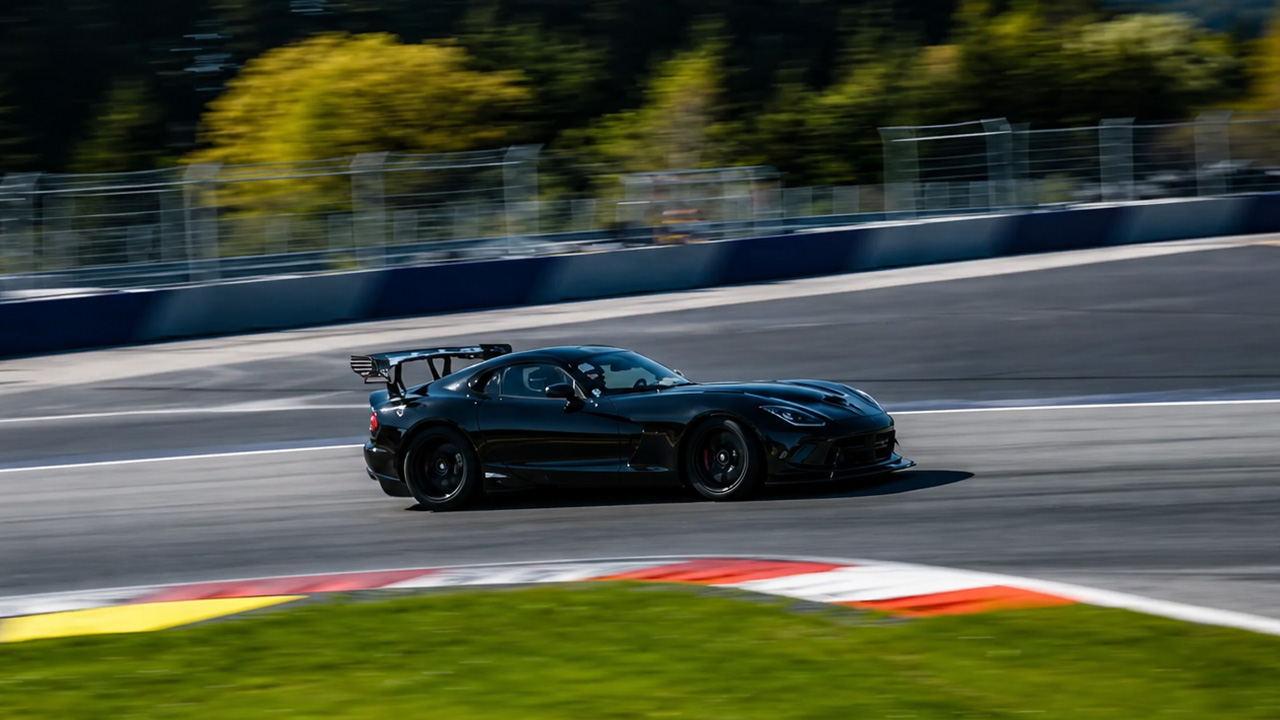 Can the Viper ACR keep up with supercars on track?